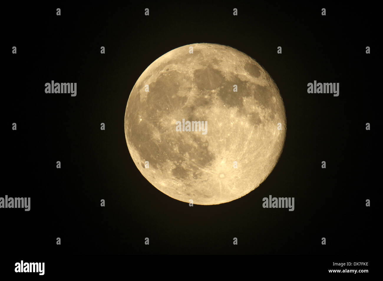 Super Moon which seems 14% bigger and 30% brighter than a normal full ...