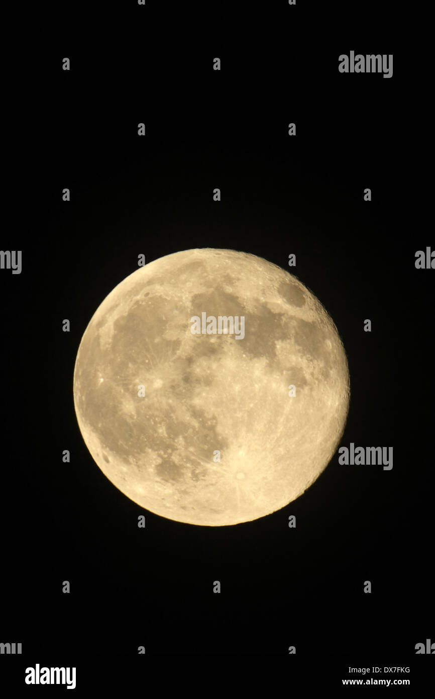 Super Moon which seems 14% bigger and 30% brighter than a normal full ...