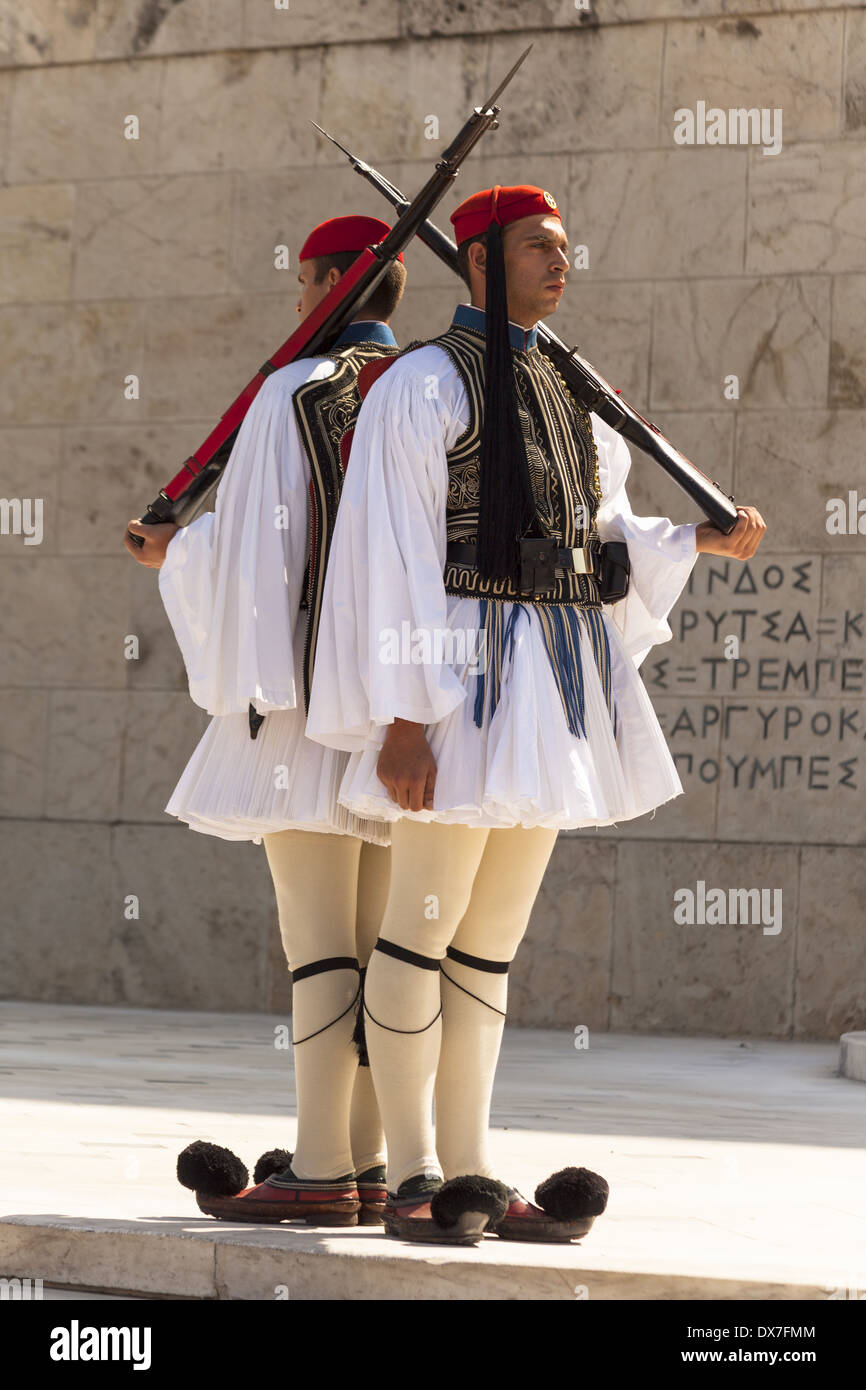 Greek soldiers, Evzones, beside Tomb of the Unknown Soldier, outside ...