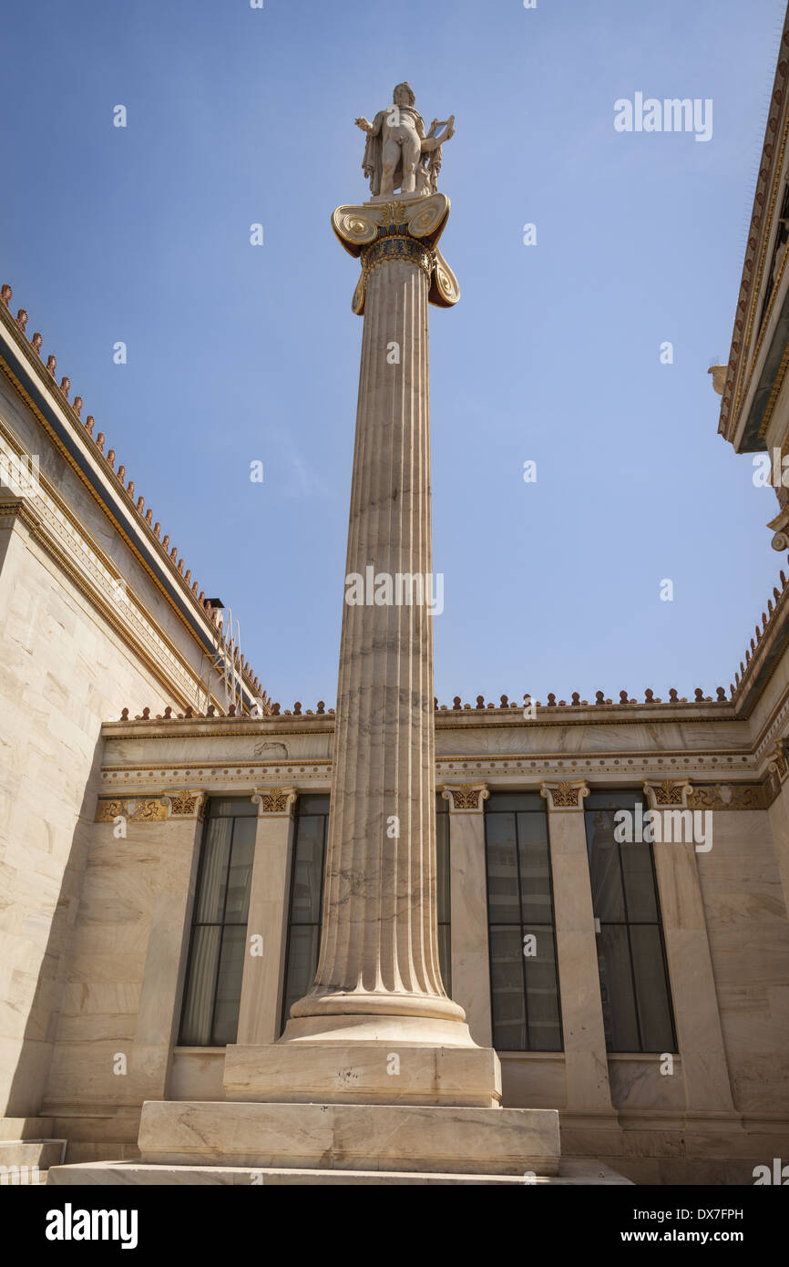 Statue of apollo hi-res stock photography and images - Alamy