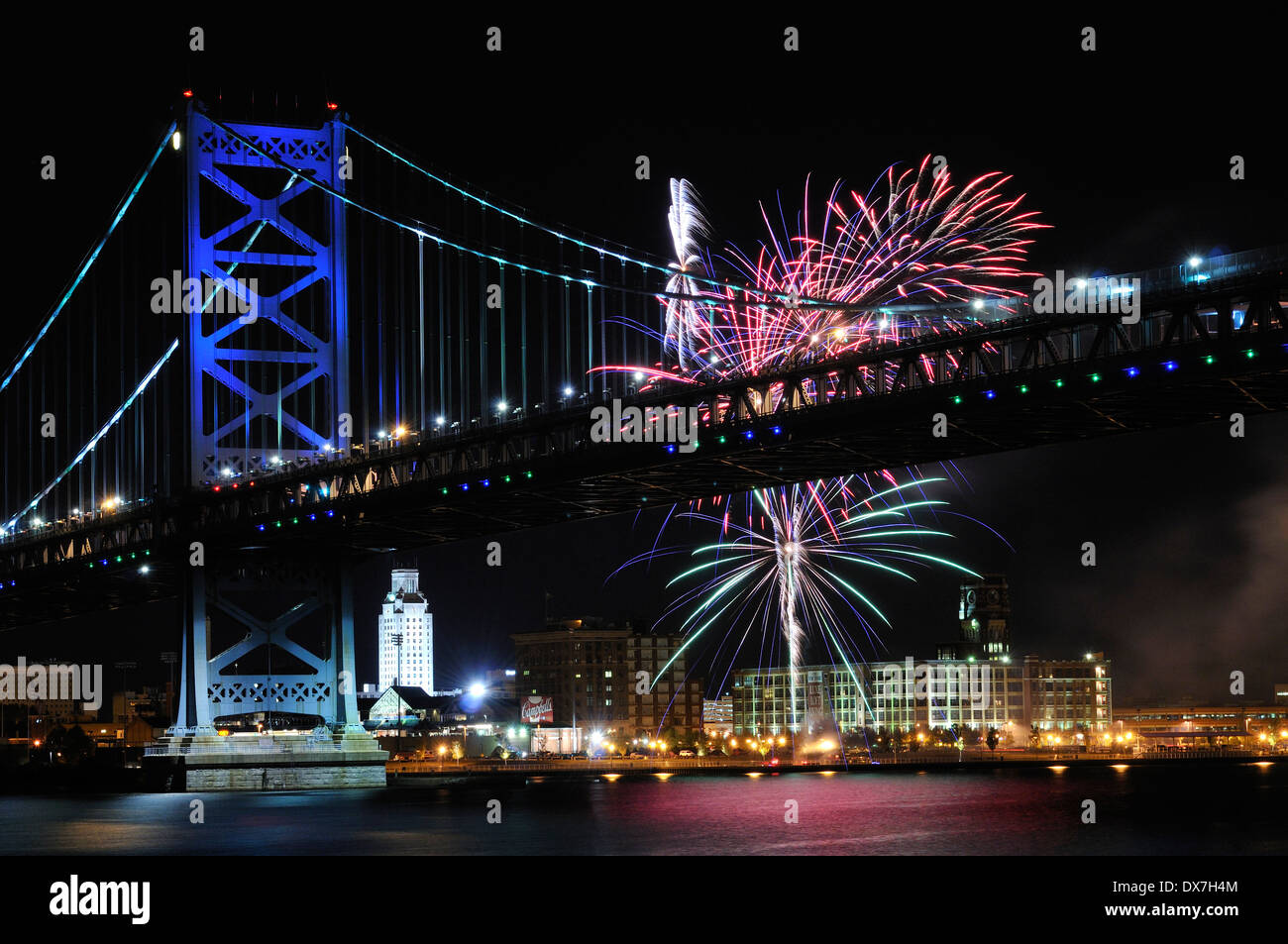 Fireworks over the Ben Franklin Bridge and the Delaware River between ...