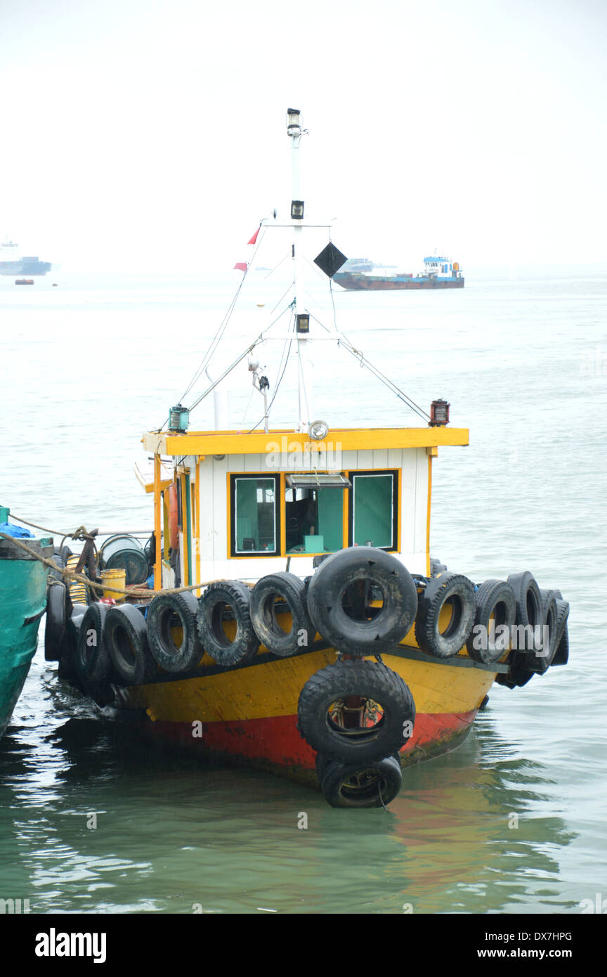 Big ship towage hi-res stock photography and images - Alamy