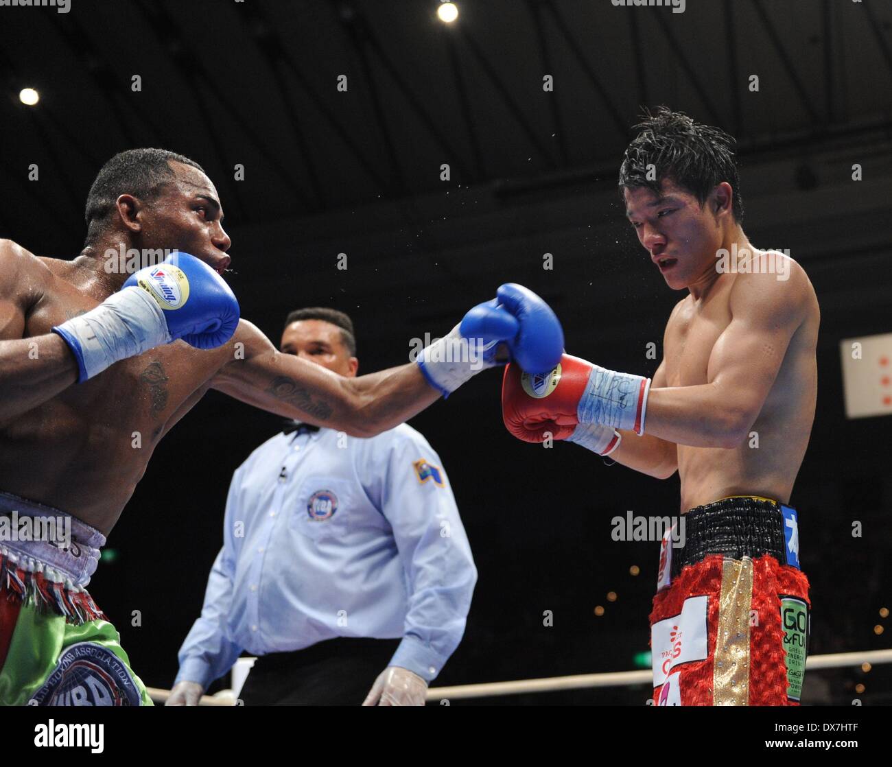 Osaka, Japan. 3rd Dec, 2013. (L-R) Liborio Solis (VEN), Daiki Kameda ...