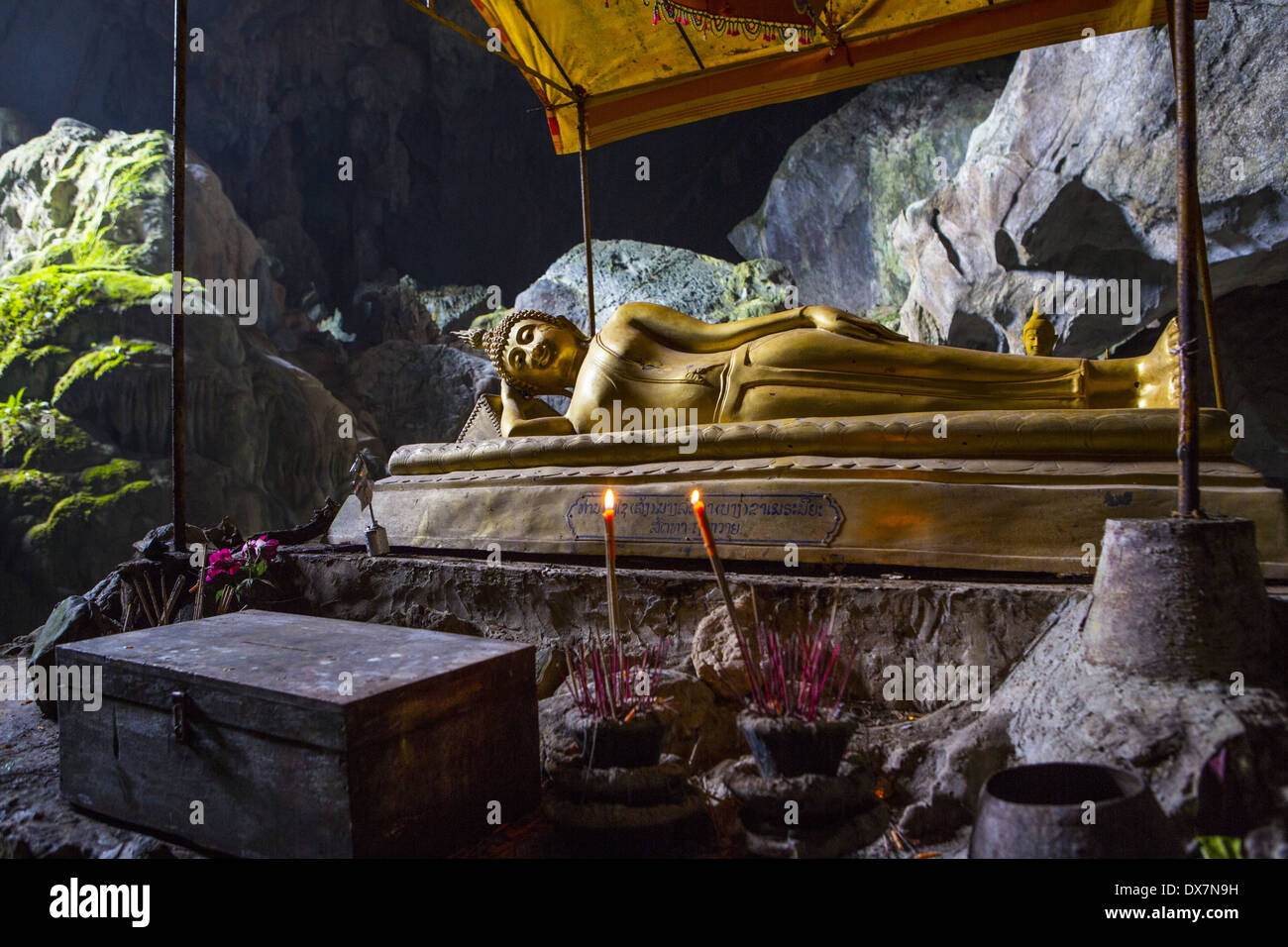 Tham Phu Kham Cave in Vang Vieng, Laos Stock Photo - Alamy