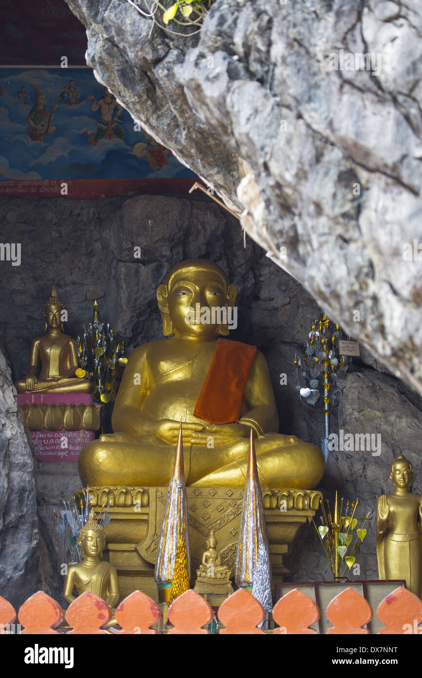 Wat chom si on mount phousi in luang prabang hi-res stock photography ...