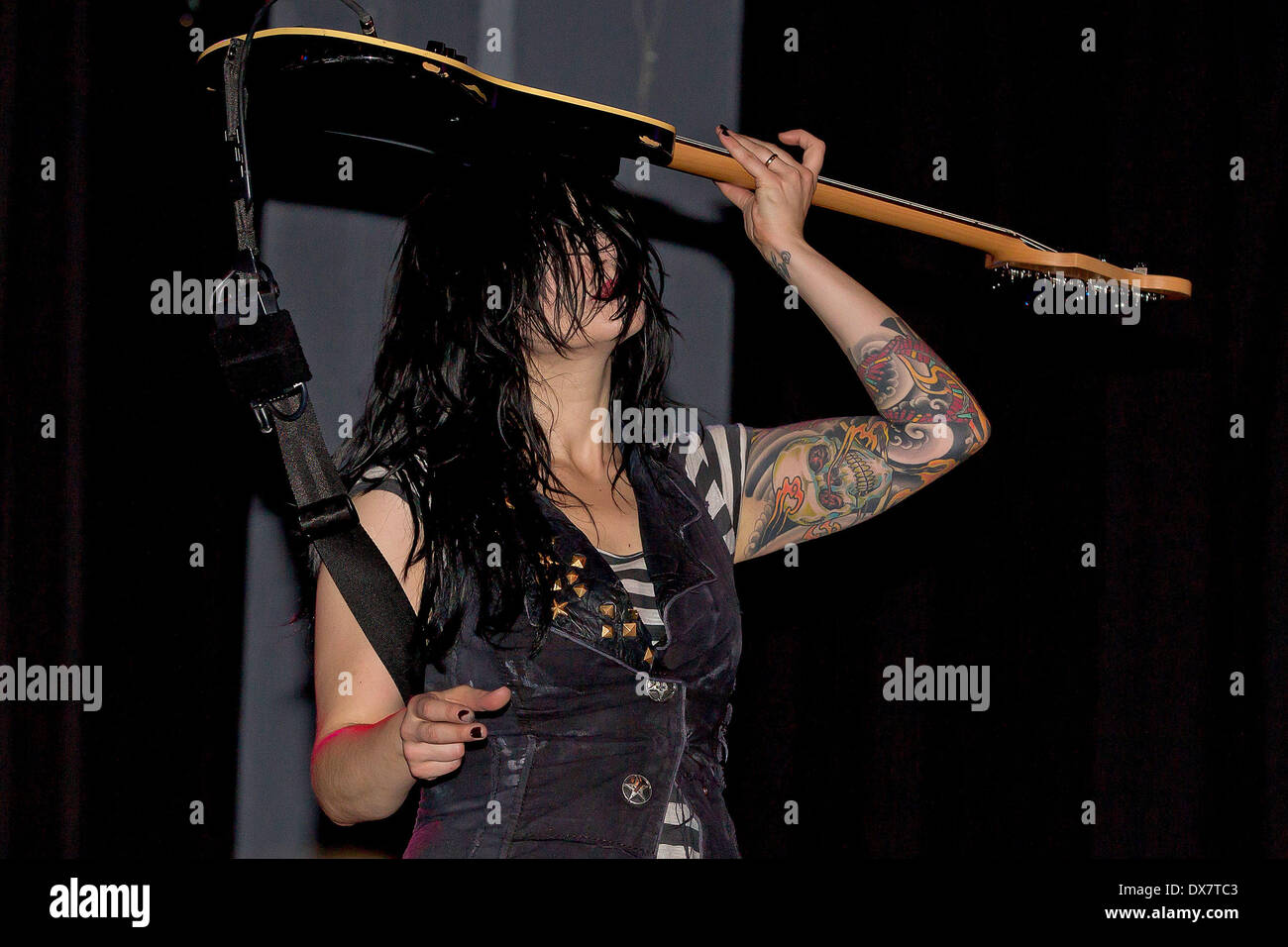 Lindsey Way Mindless Self Indulgence performing at Brewhouse Club ...