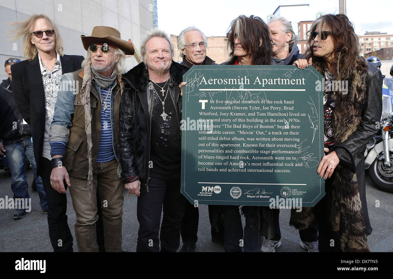 Steven tyler 1970s hi-res stock photography and images - Alamy