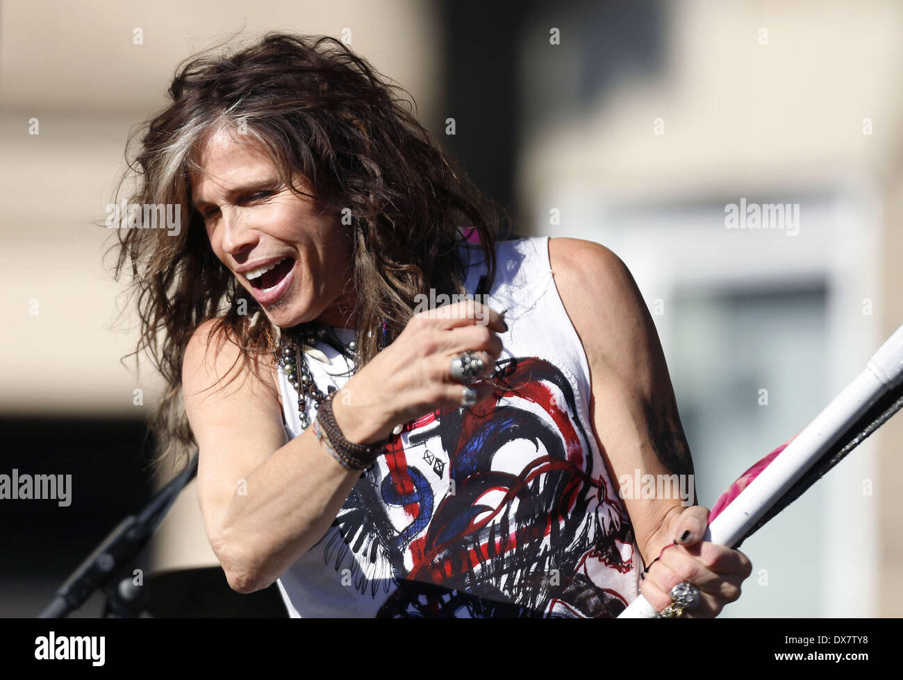 Steven tyler 1970s hi-res stock photography and images - Alamy