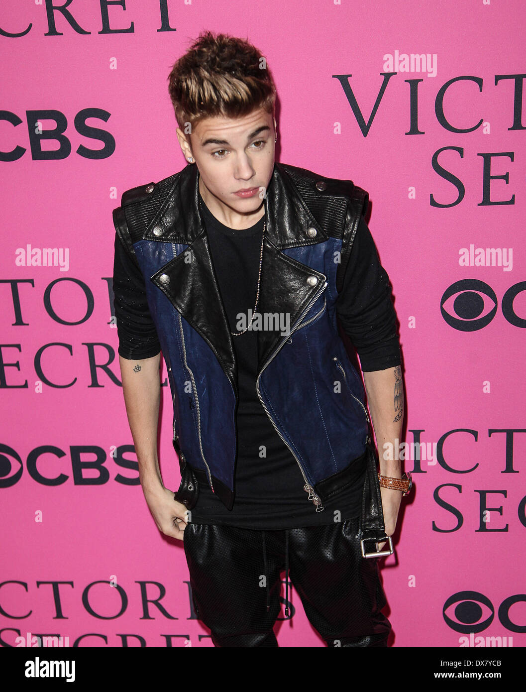 Justin Bieber on the Pink Carpet at the Victoria's Secret Fashion Show ...