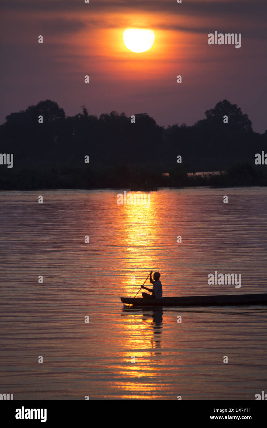 Don Det an island in the Mekong River, 4000 Islands in Southern Laos ...