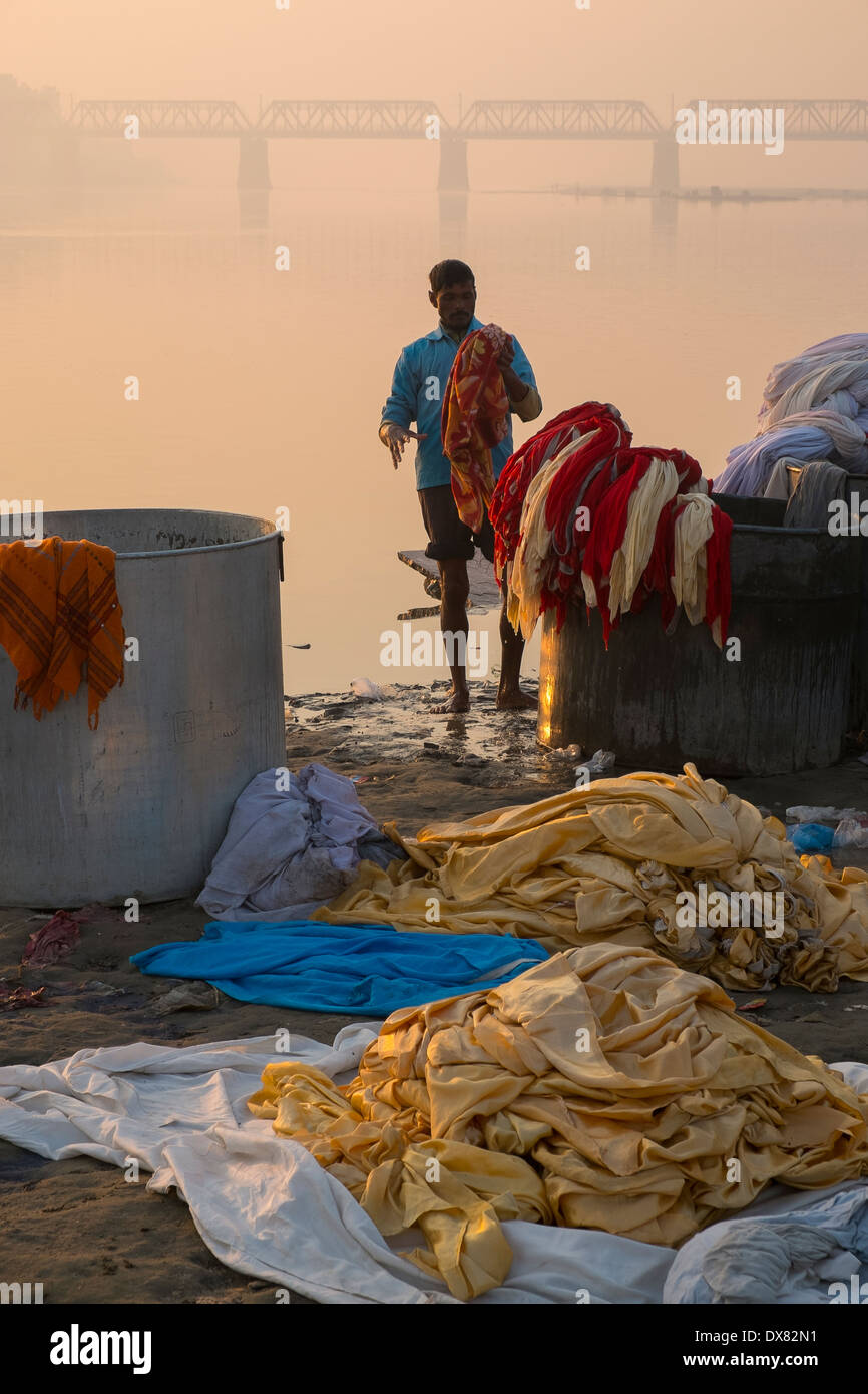 Washing clothes in river hi-res stock photography and images - Alamy