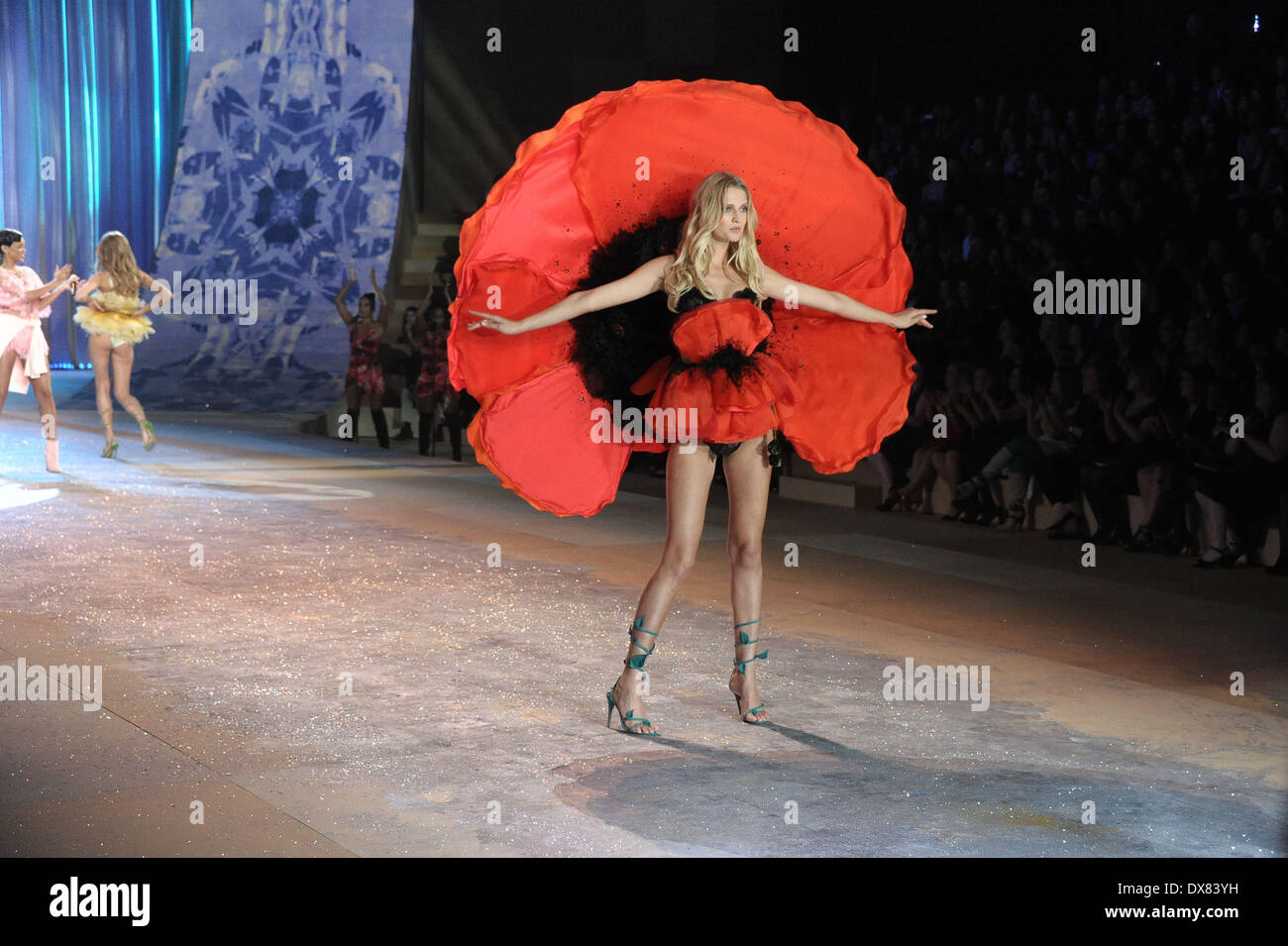 Victoria Secret Model 2012 Victoria Secret Fashion Show at the ...