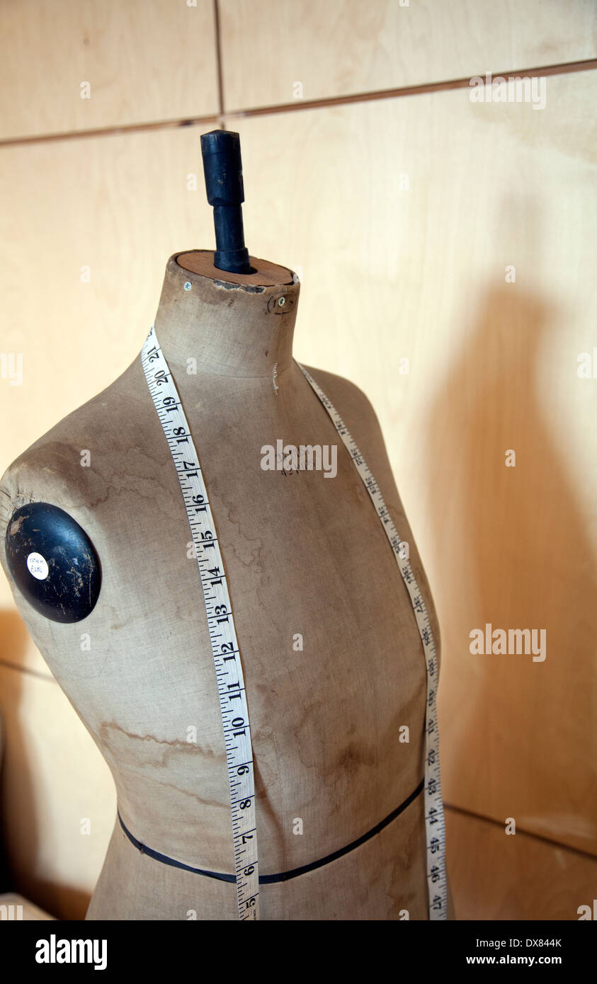 Vintage dressmaker dummy hi-res stock photography and images - Alamy