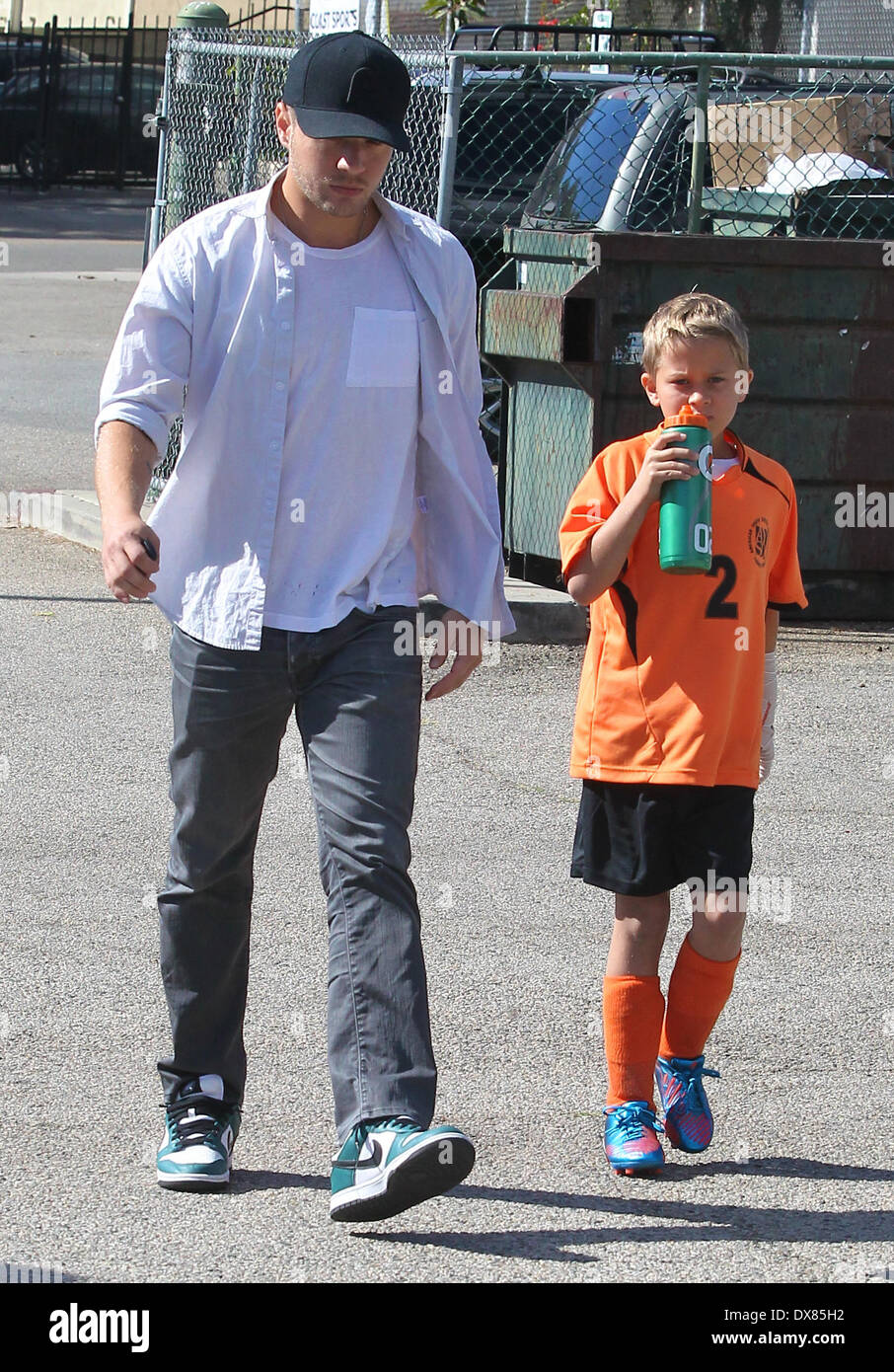 Ryan Phillippe and Deacon Phillippe arrive together at a park in ...