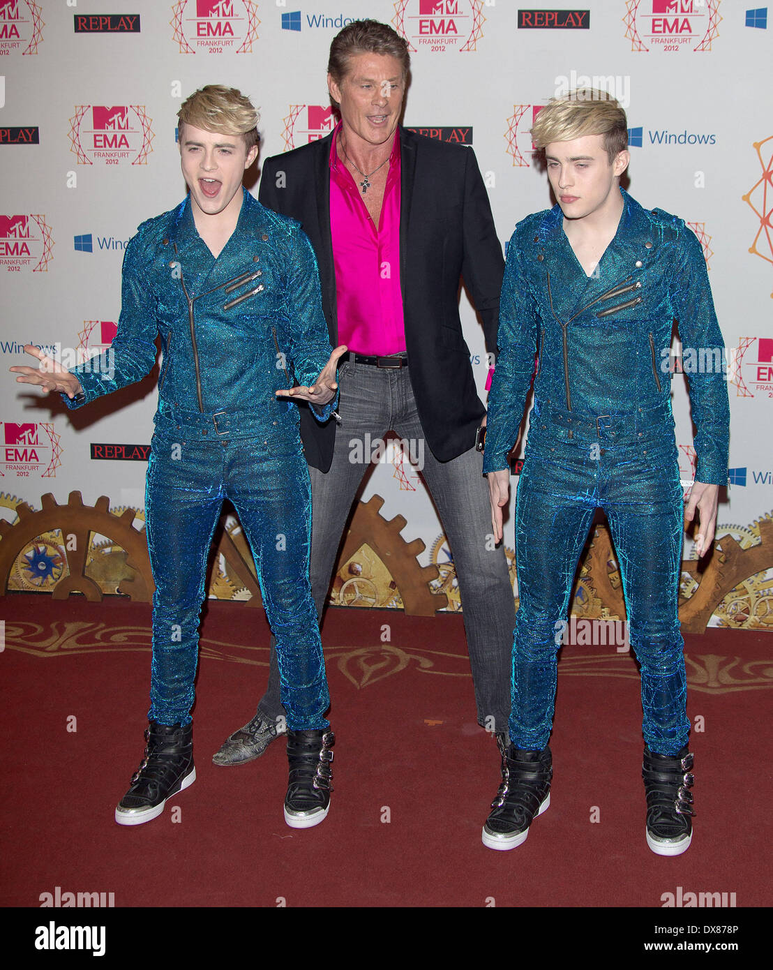 Irish singers Jonathan Grimes (l) and Edward Grimes (r) of "Jedward ...