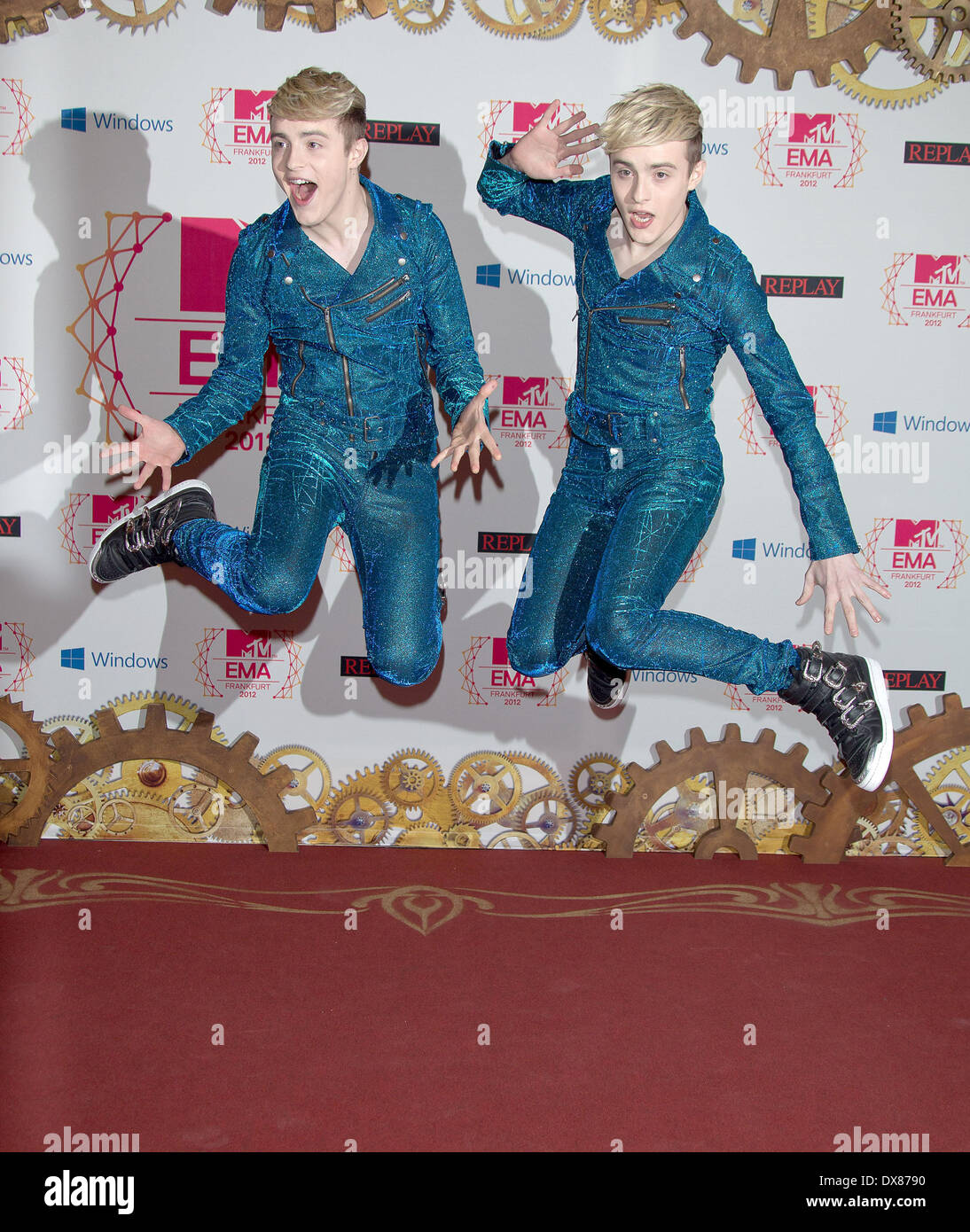 Irish singers Jonathan Grimes (l) and Edward Grimes of "Jedward" The ...