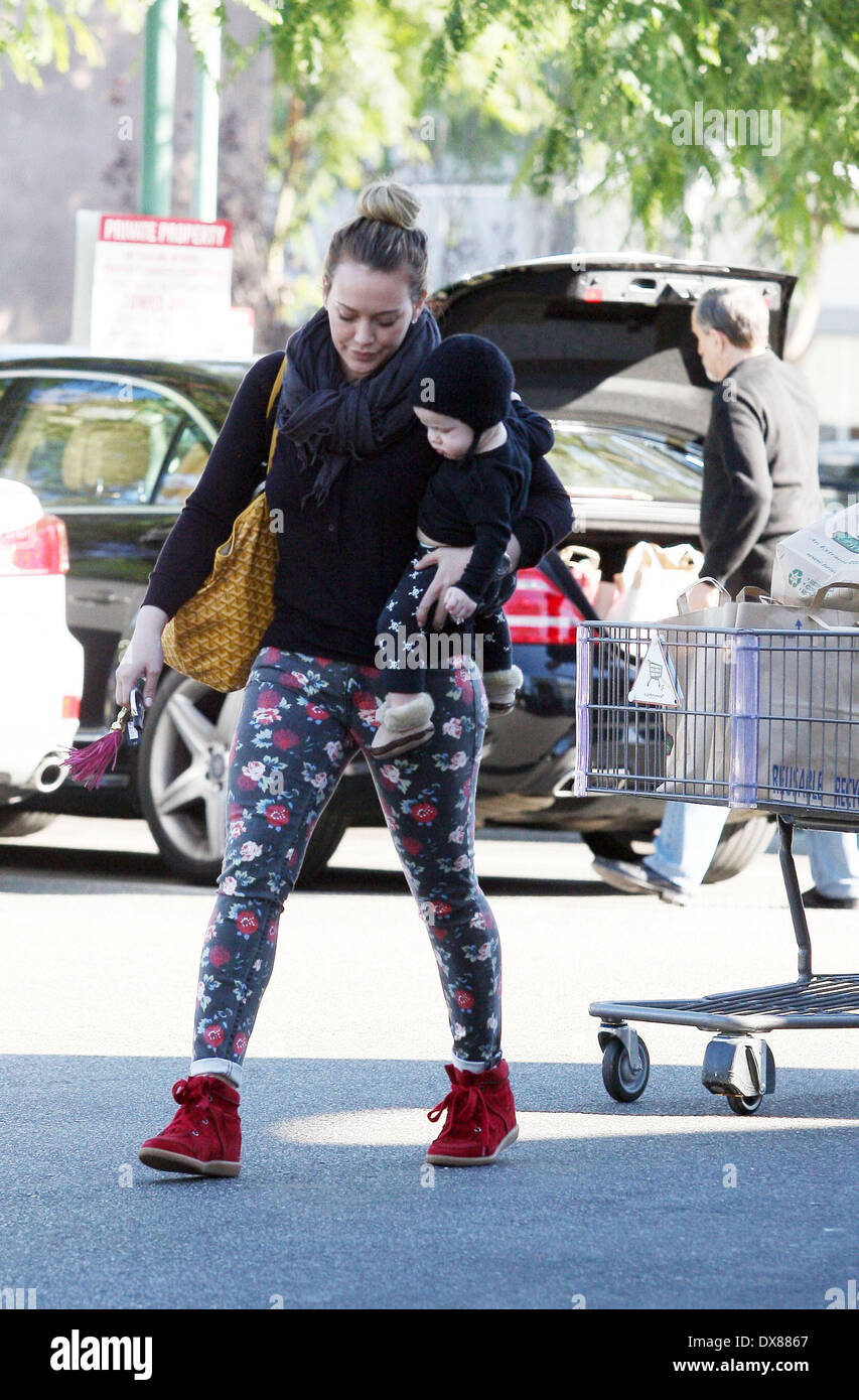 Hilary Duff shops for groceries with her son with her son, Luca Cruz ...