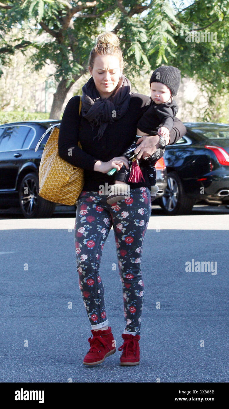 Hilary Duff shops for groceries with her son with her son, Luca Cruz ...