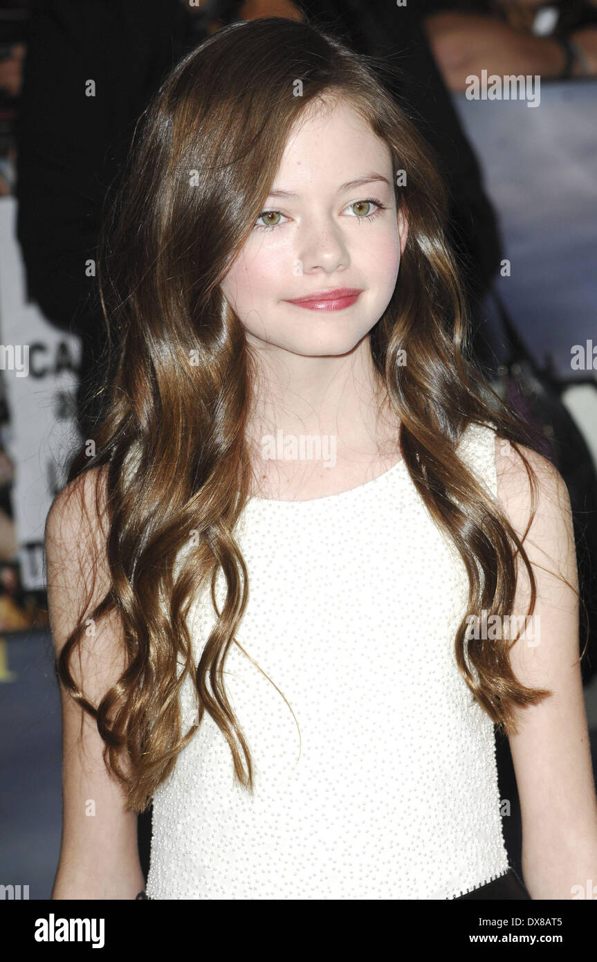 Mackenzie Foy The premiere of 'The Twilight Saga: Breaking Dawn - Part ...