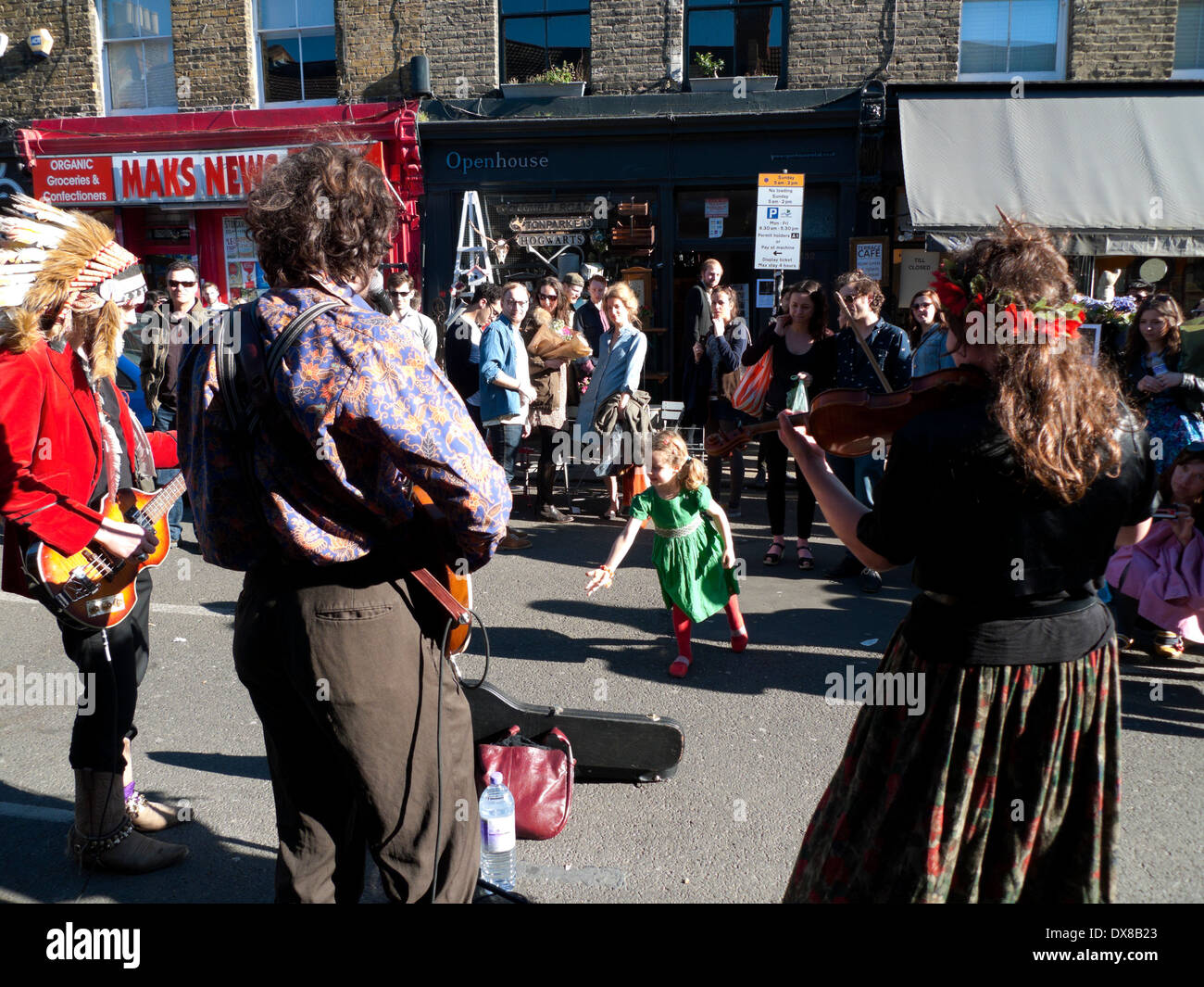 English female musicians hi-res stock photography and images - Alamy