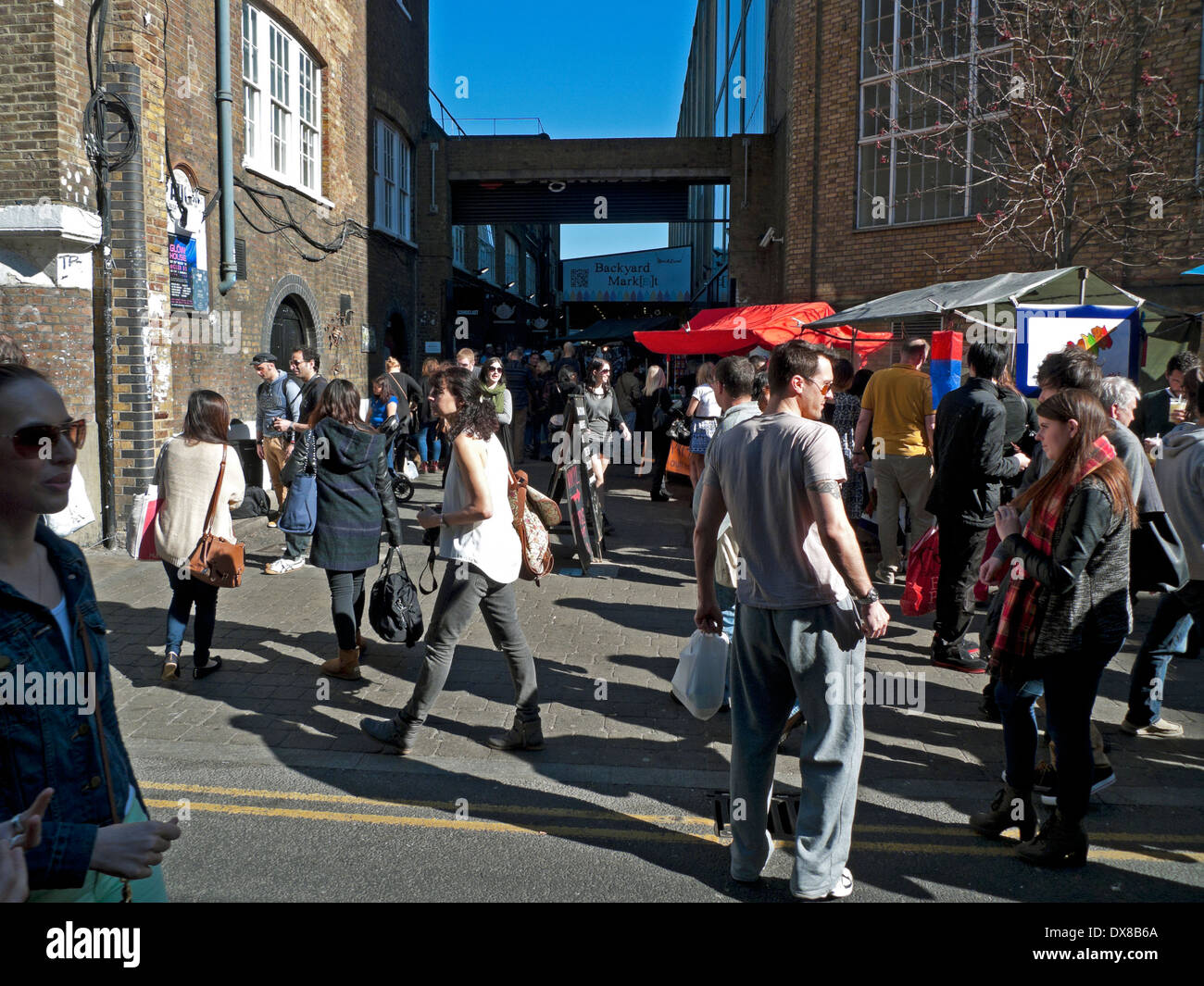 Visiting backyard hi-res stock photography and images - Alamy
