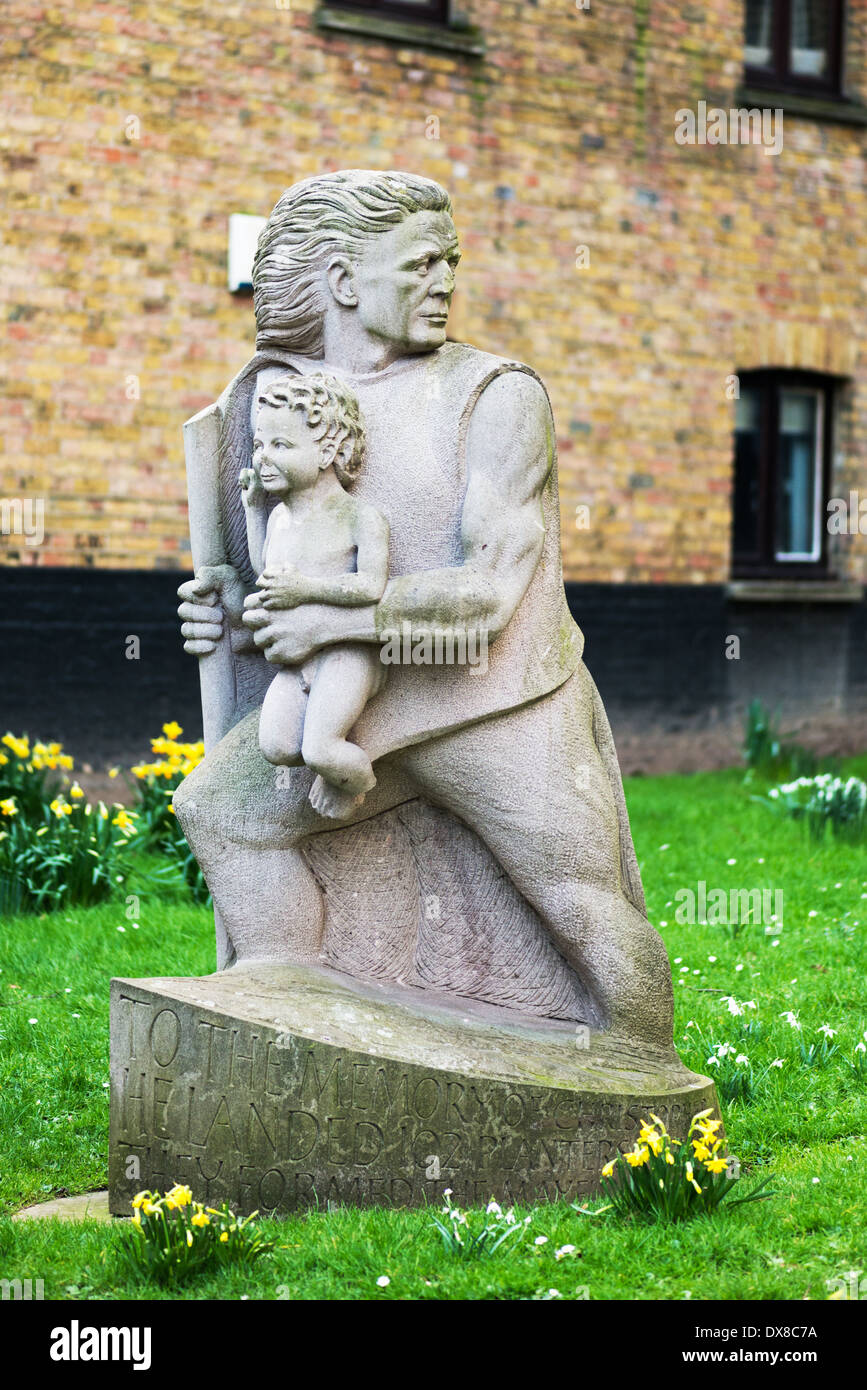 Statue in Rotherhithe commemorating Christopher Jones, captain of the ...