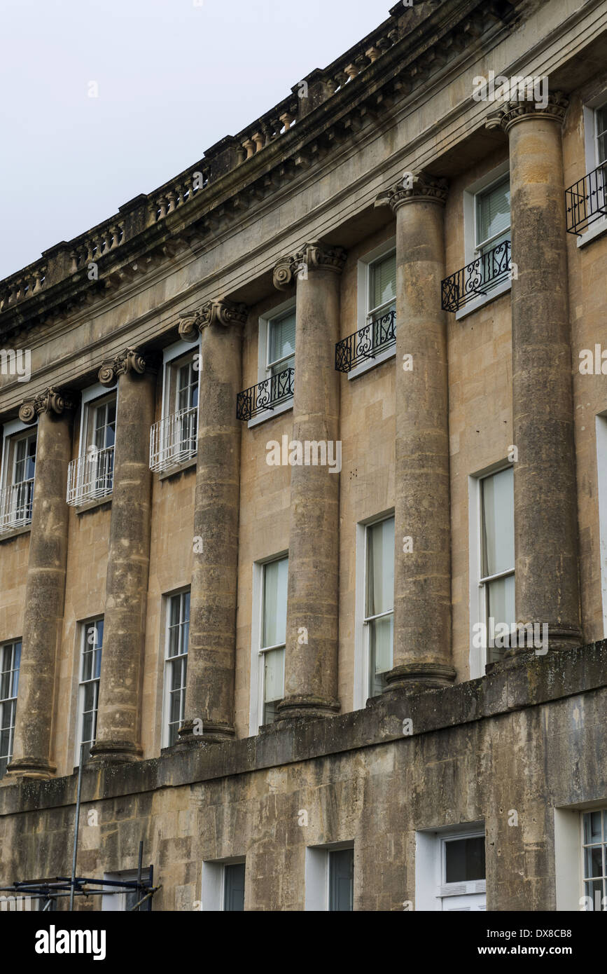Royal crescent building building hotel hi-res stock photography and ...