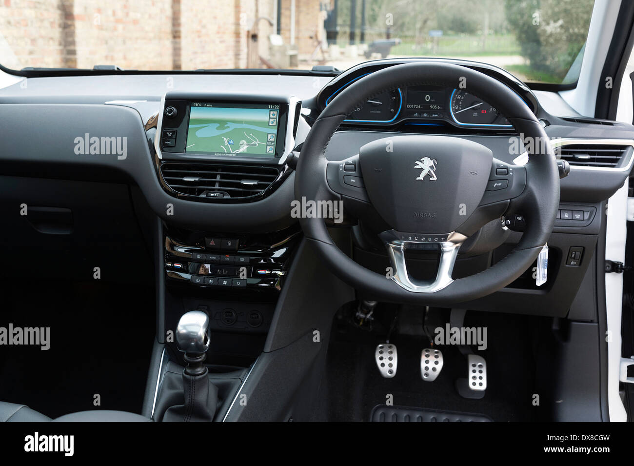 2014 Peugeot 208 HDi Feline Stock Photo - Alamy