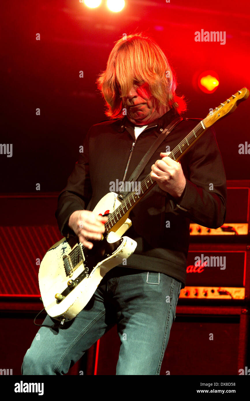 Alan lancaster status quo hi-res stock photography and images - Alamy