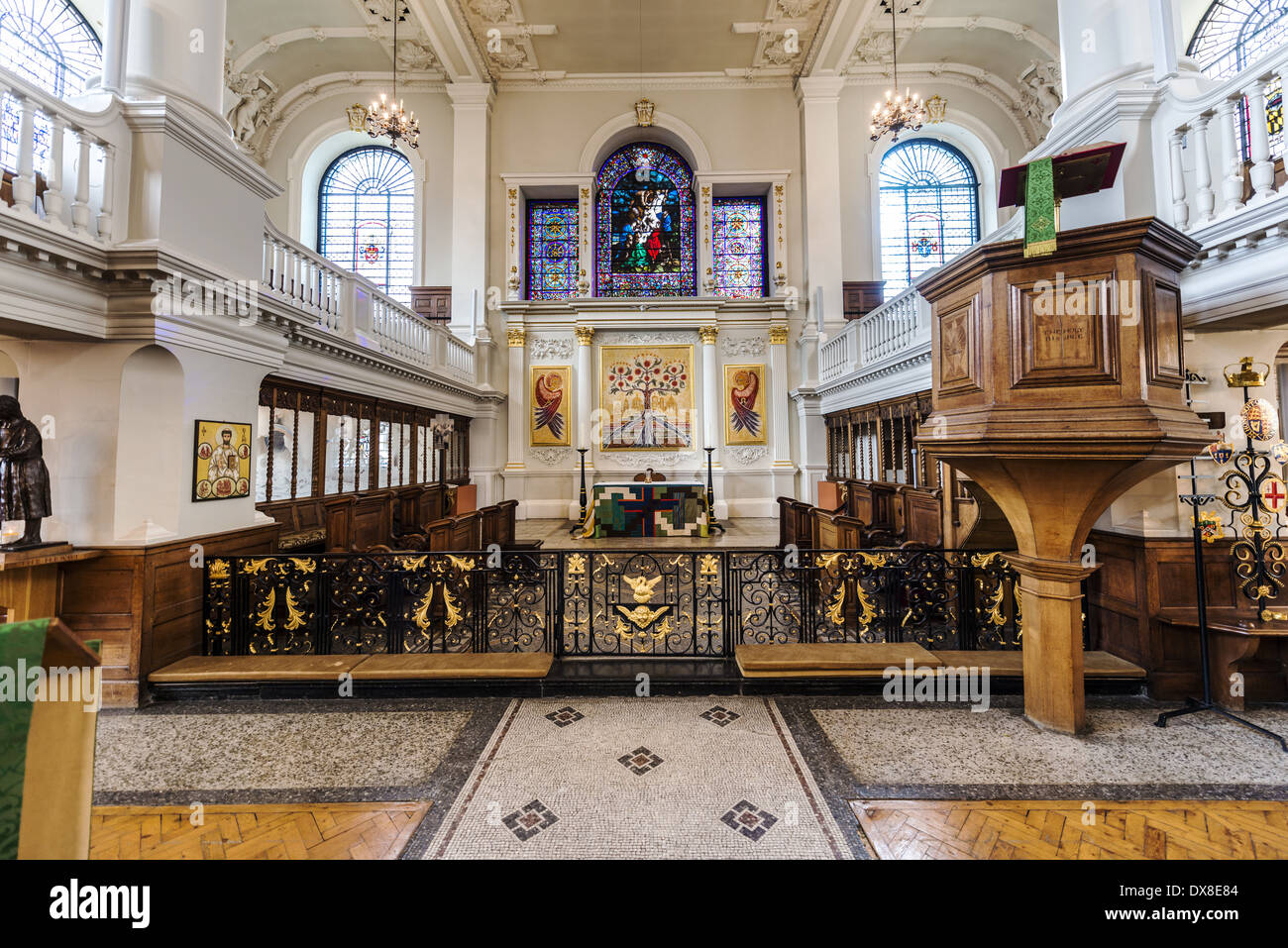 Inside St Botolph's Church, Aldgate, St Botolph-without-Aldgate, or ...