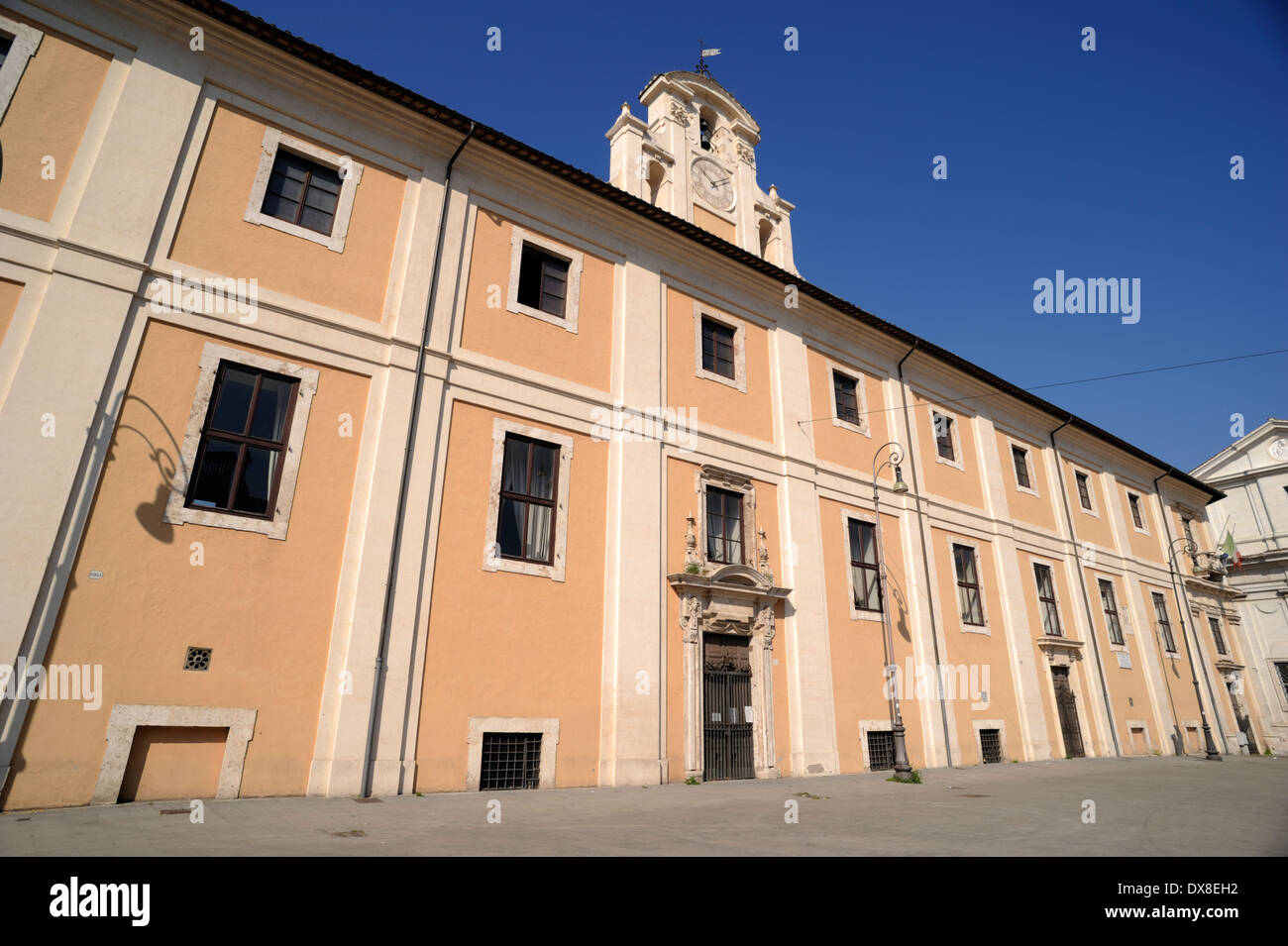 Ancient hospital architecture hi-res stock photography and images - Alamy