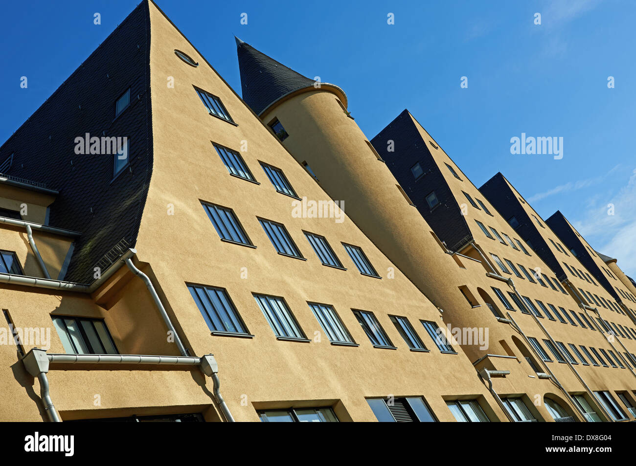 Commercial buildings modern buildings hi-res stock photography and ...