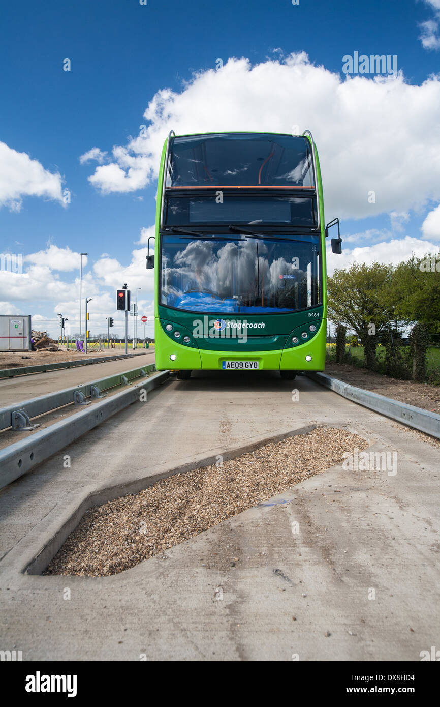 Cambridgeshire guided Busway Stock Photo - Alamy