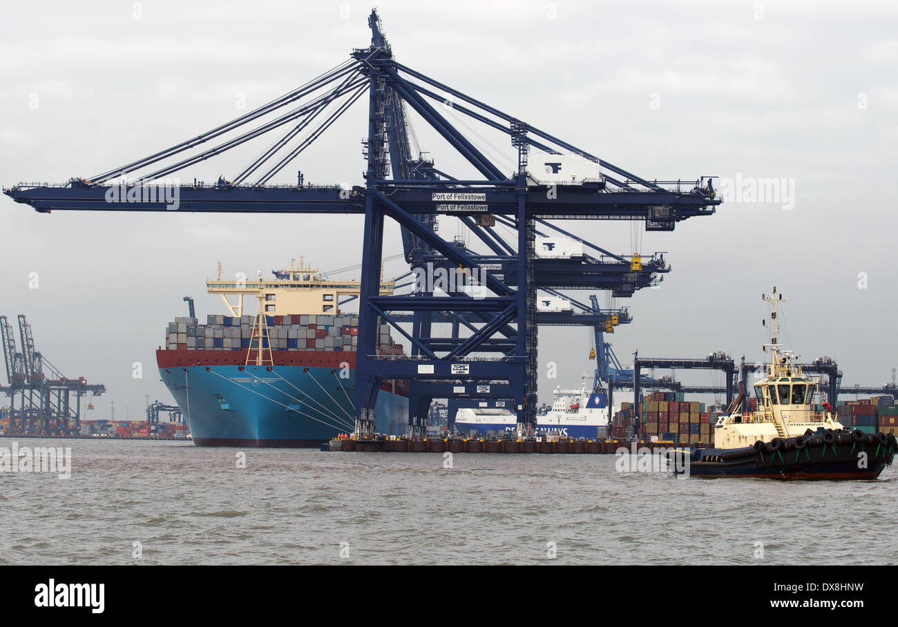 Deep-water berths 8&9 Port of Felixstowe, Suffolk, UK Stock Photo - Alamy