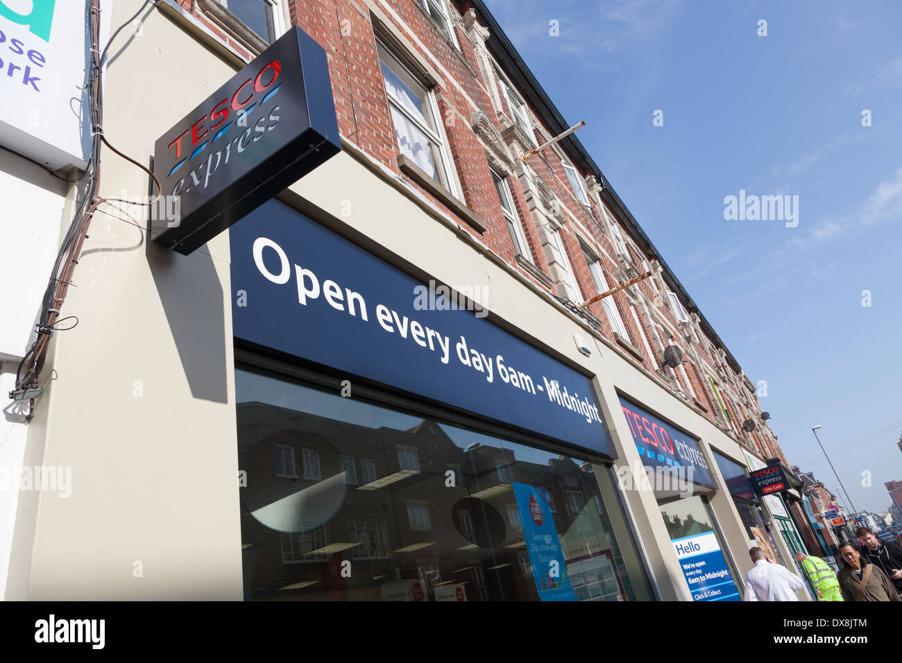 Tesco signage hi-res stock photography and images - Alamy