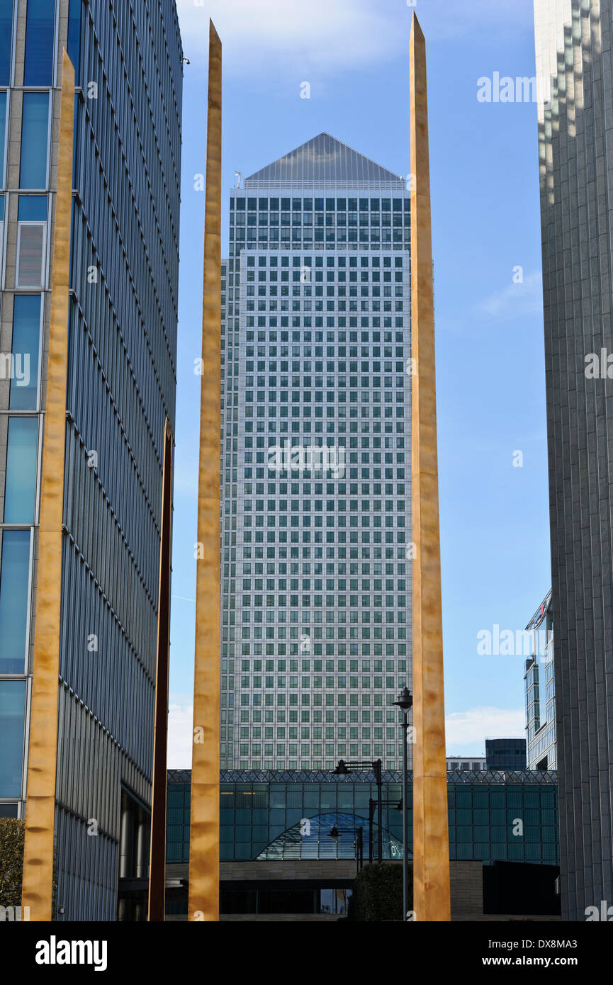 Iconic One Canada Square building in a busy financial district in ...