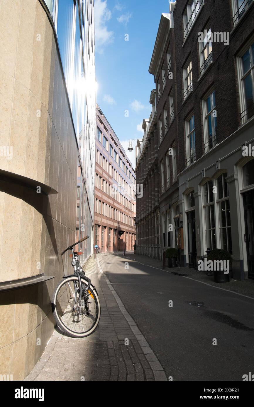 Leaning building amsterdam hi-res stock photography and images - Alamy
