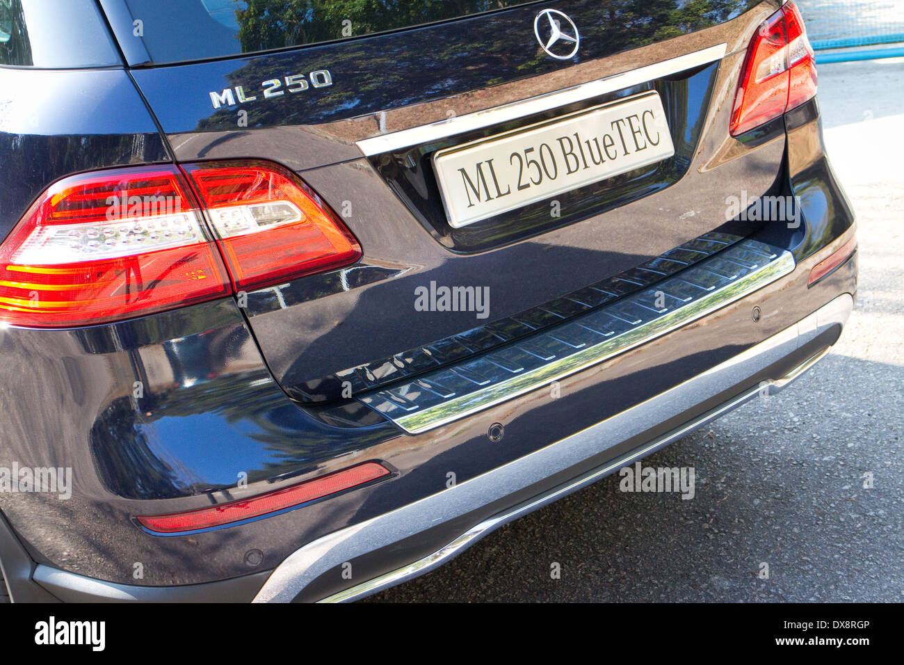 Family suv class hi-res stock photography and images - Alamy