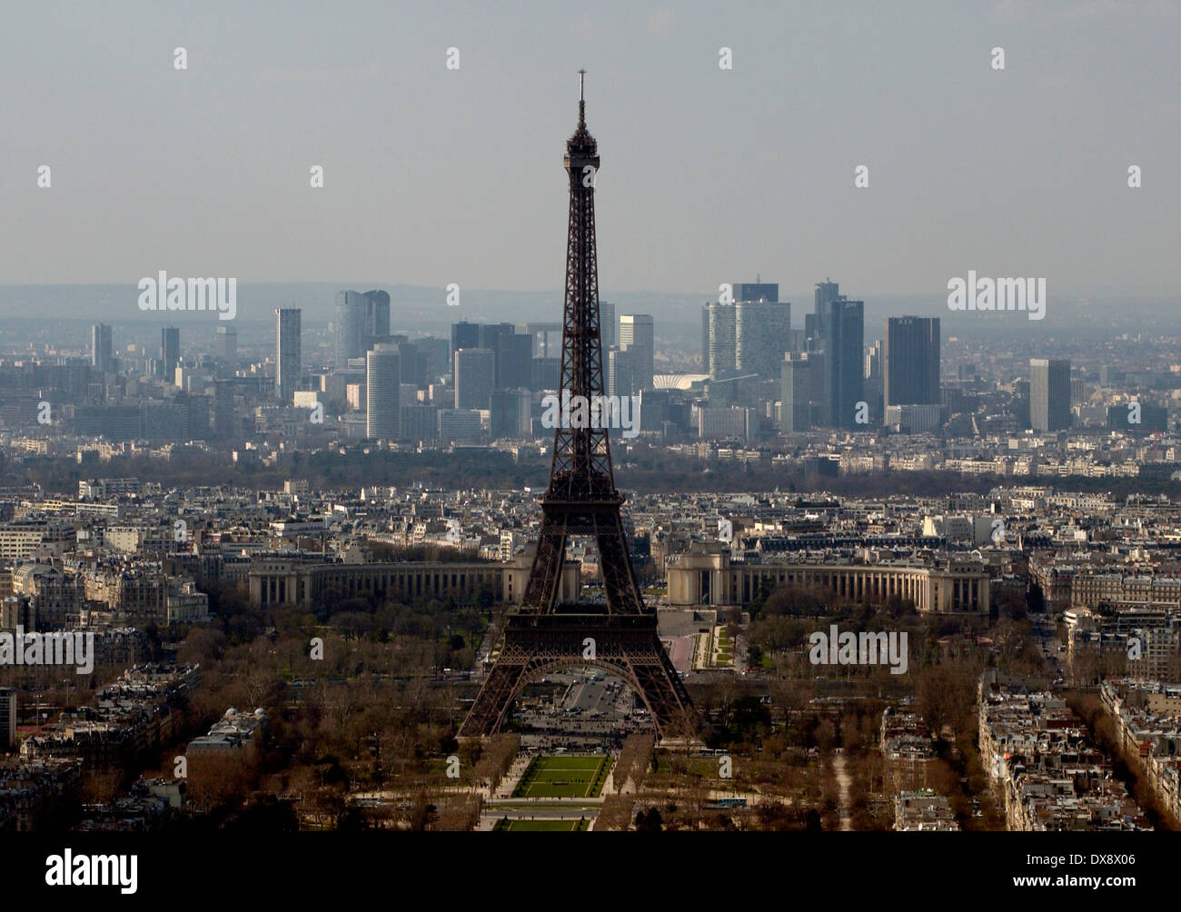Paris financial district eiffel tower hi-res stock photography and ...