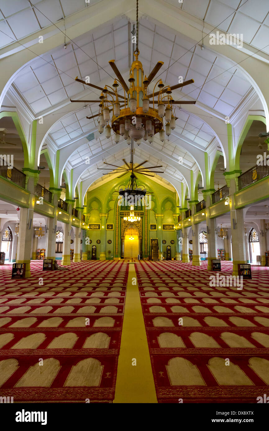 Masjid prayer hall hi-res stock photography and images - Alamy