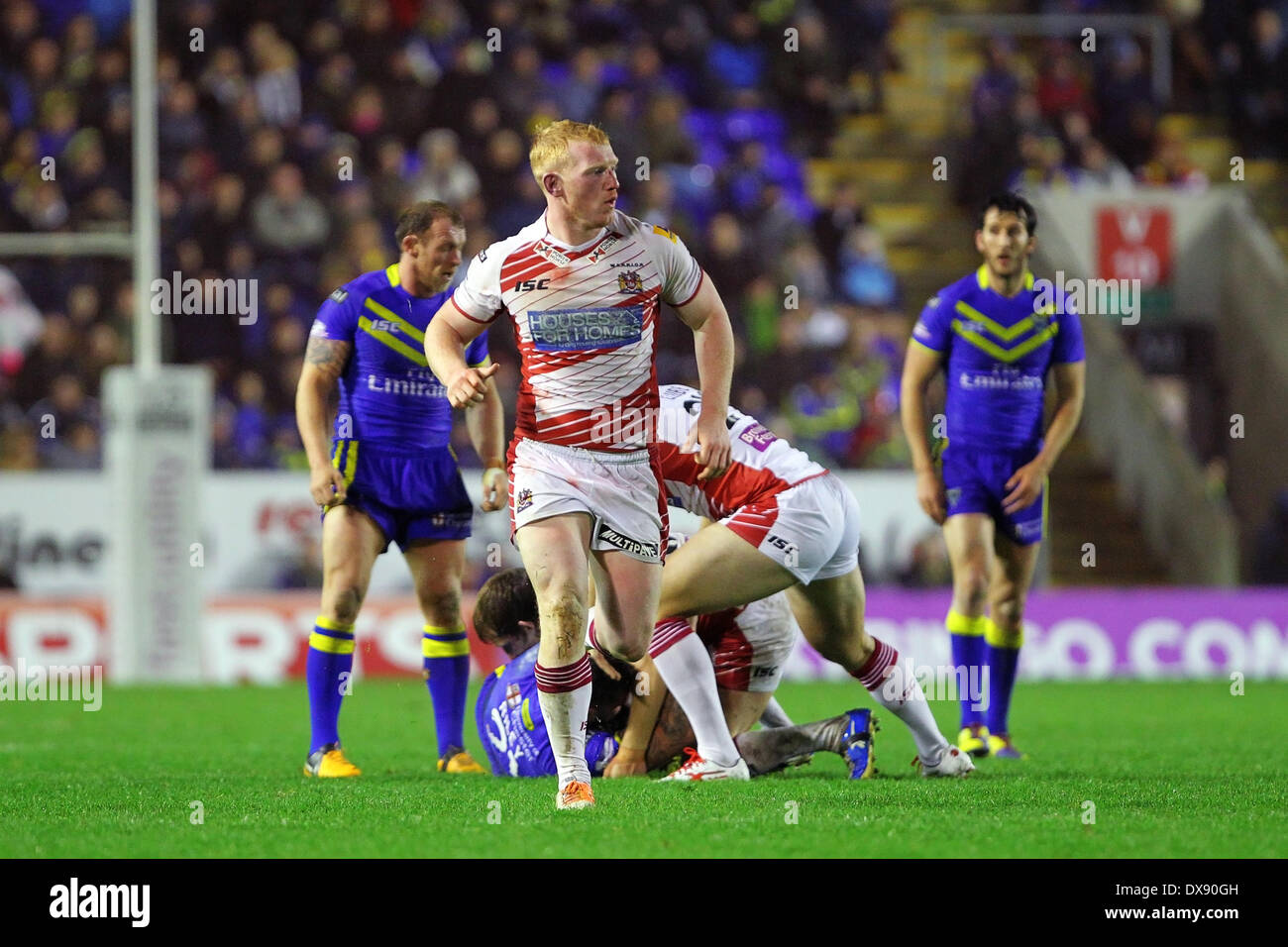Warrington wolves v wigan warriors hi-res stock photography and images ...
