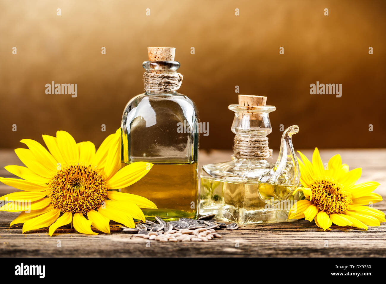 Sunflower oil and bottle hi-res stock photography and images - Alamy