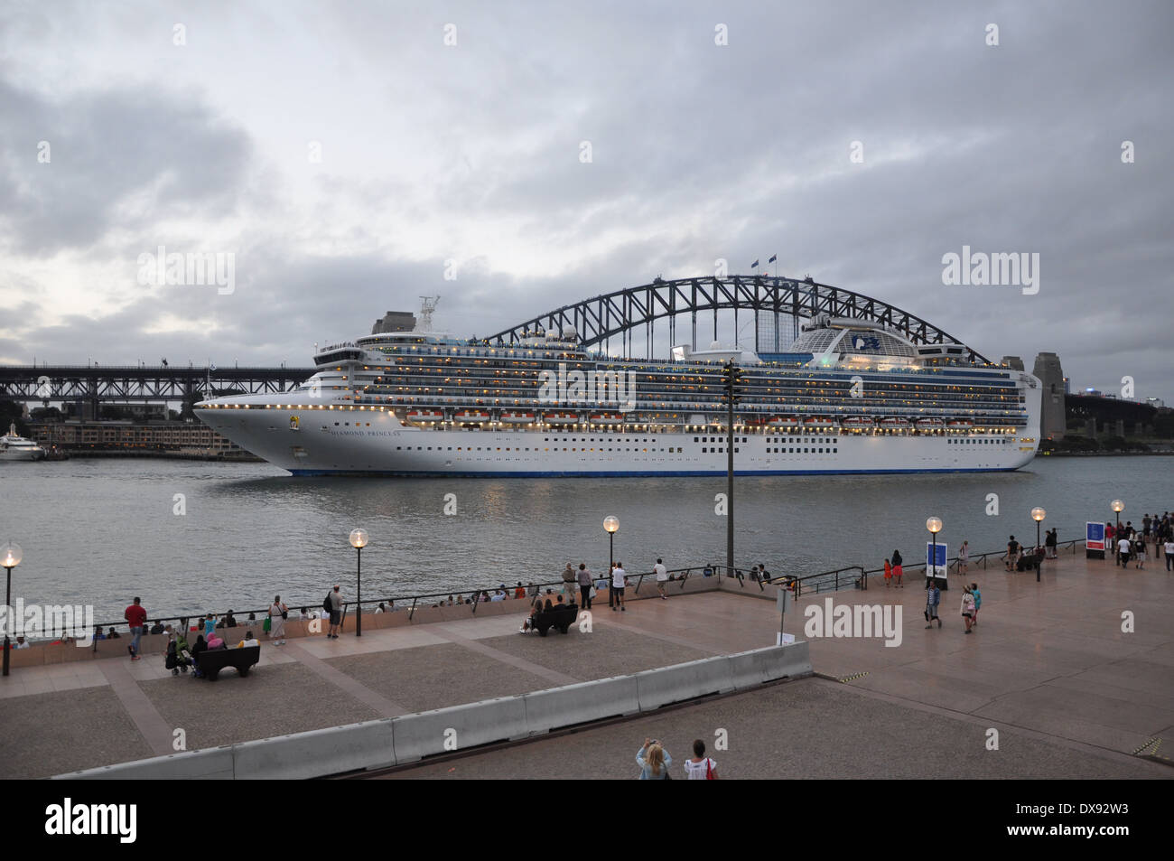 Sydney Cruise Ships High Resolution Stock Photography and Images - Alamy
