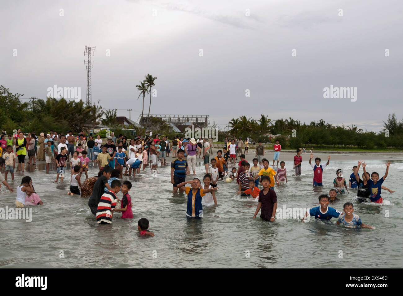 Waving good bye hi-res stock photography and images - Alamy