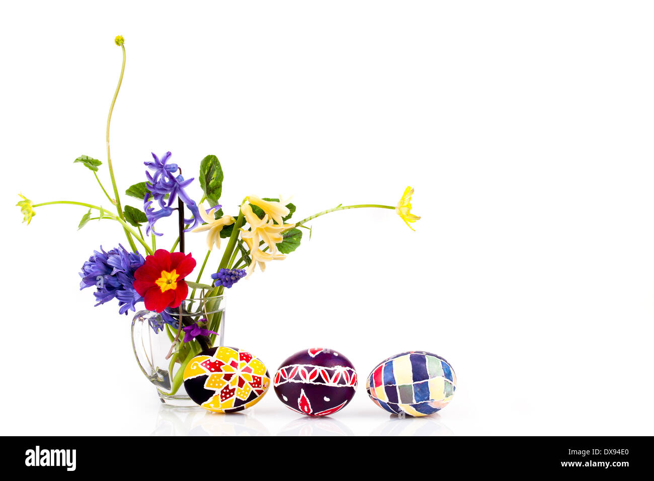 Spring flowers easter eggs hi-res stock photography and images - Alamy