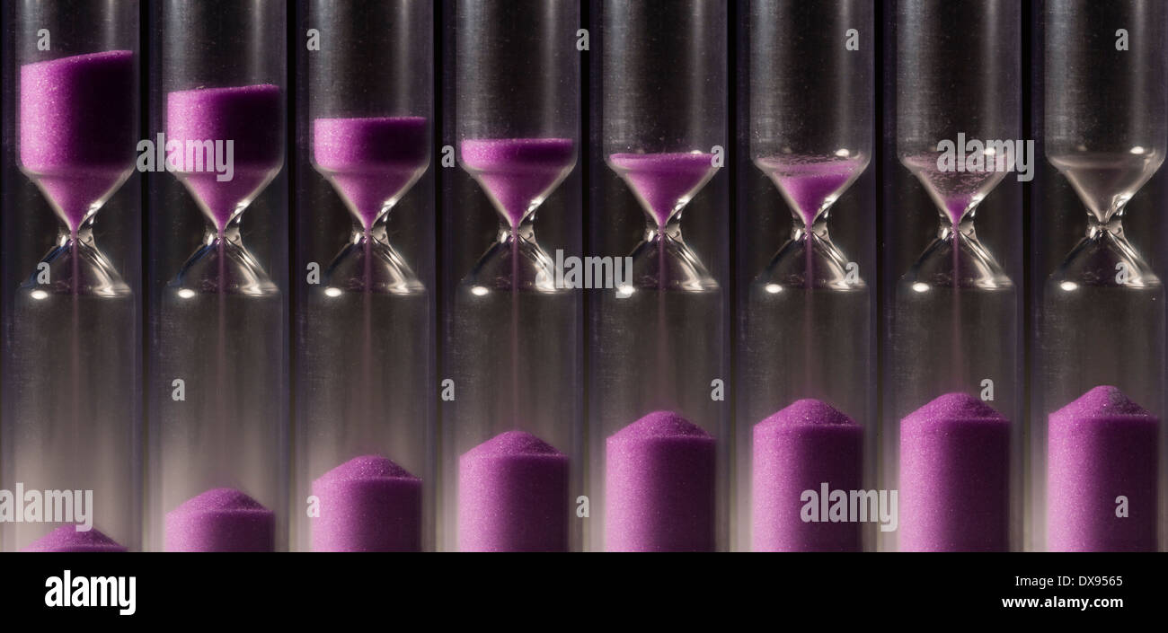Hourglasses hi-res stock photography and images - Alamy