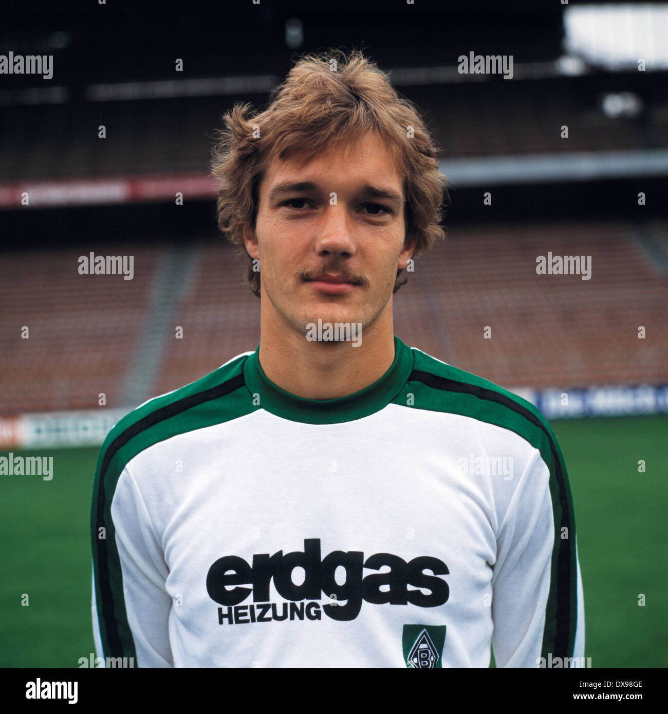 1970s football portrait sport hi-res stock photography and images - Alamy