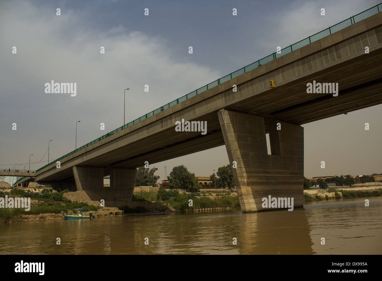 King faisal bridge hi-res stock photography and images - Alamy
