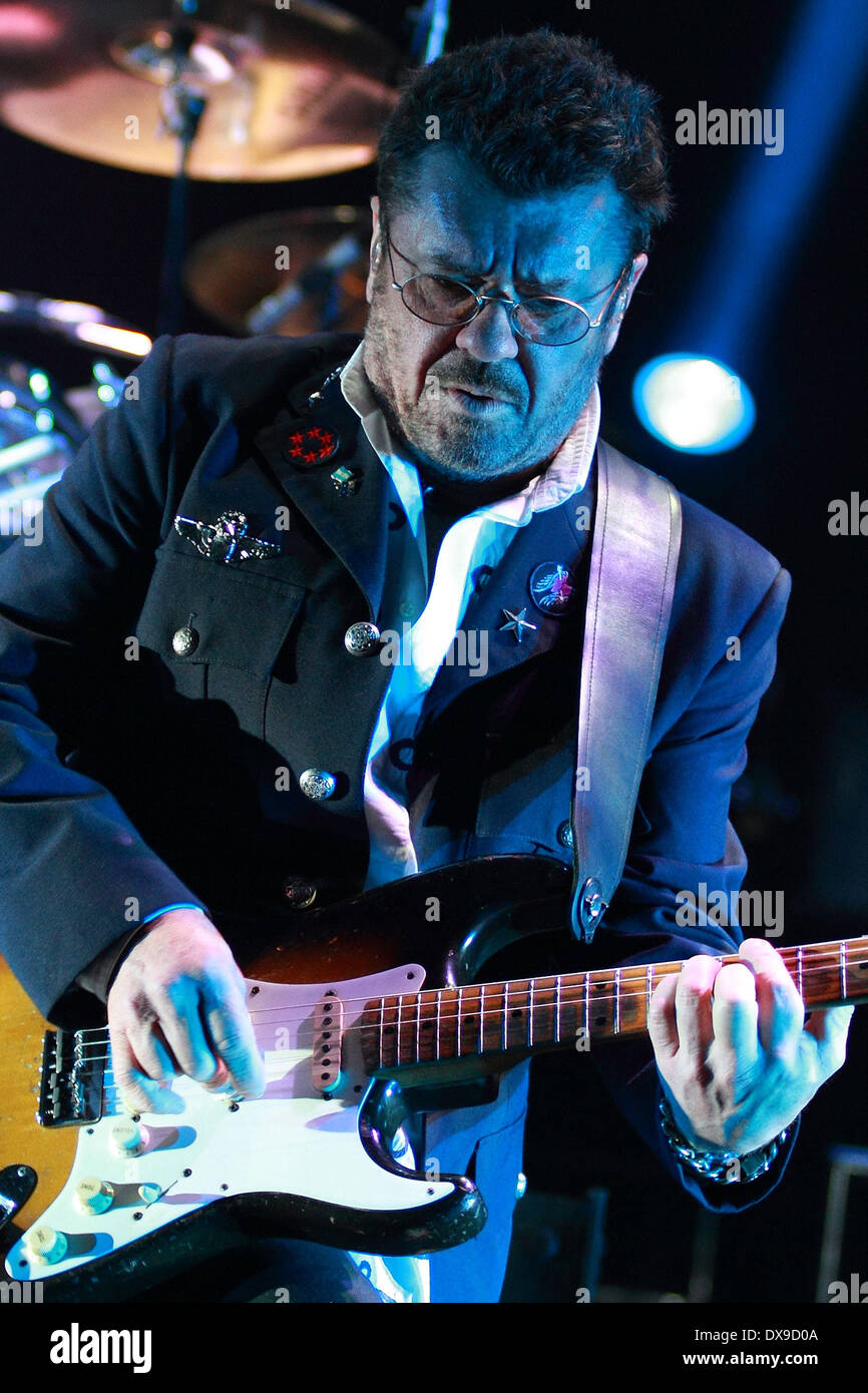 Tim farriss inxs hi-res stock photography and images - Alamy