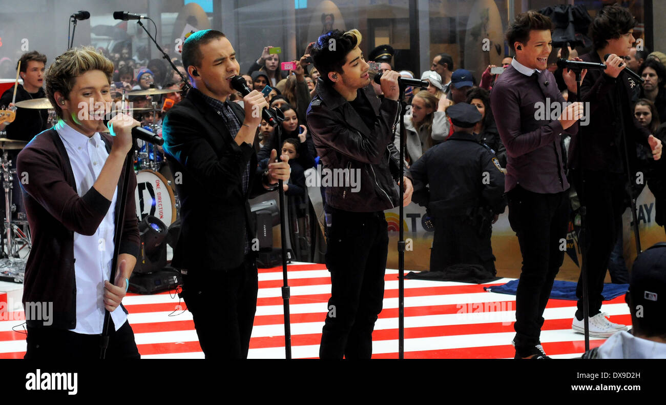 Niall Horan, Liam Payne, Zayn Malik, Louis Tomlinson, Harry Styles 'One Direction' performing ...